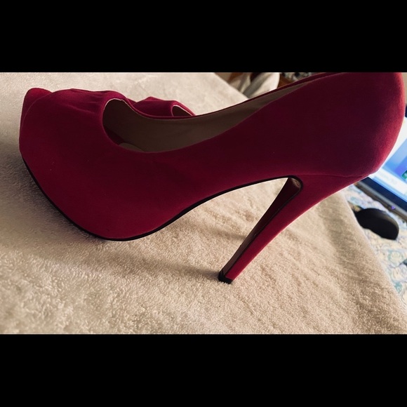 WAN XIANG VEN | Shoes | Brand New Super Stylish Heels By Wan Xiang Ven ...